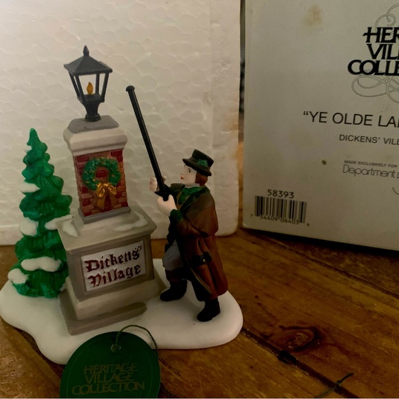 Department 56 | Holiday | Dept 56 Heritage Dickens 995 Ye Olde ...
